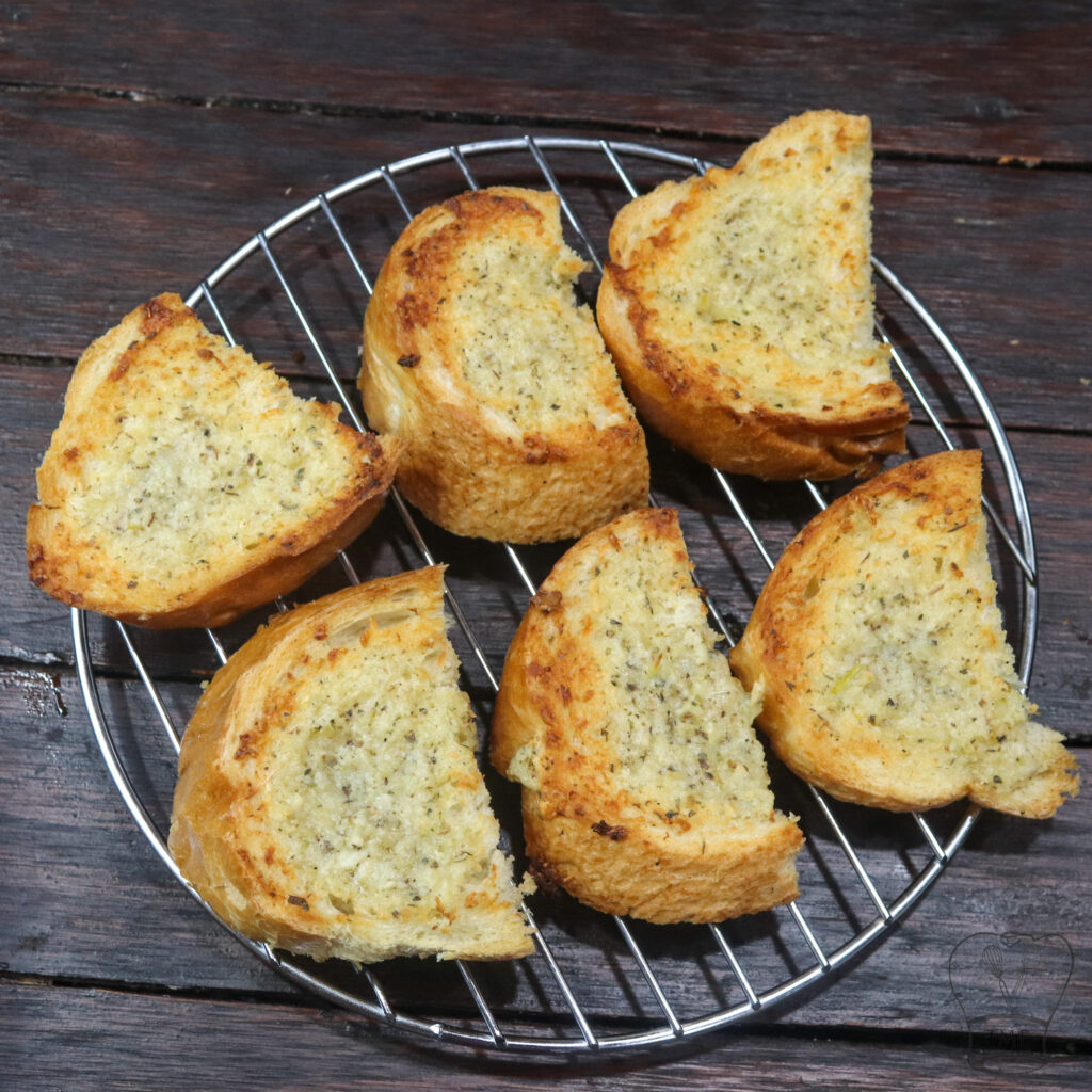 Garlic Bread - Traditionally Modern Food