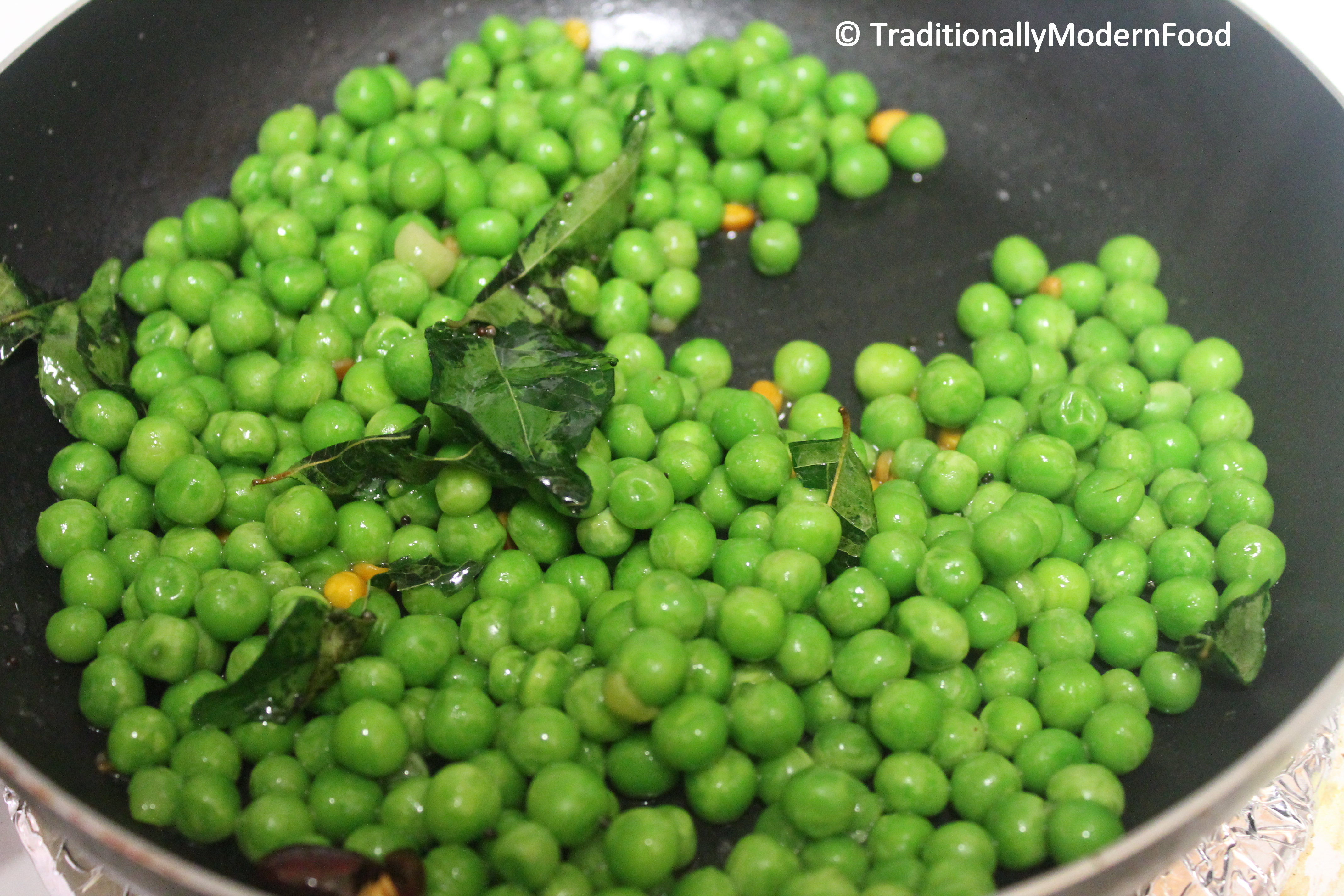 Pattani Sundal | Green Peas Sundal | Traditionally Modern Food