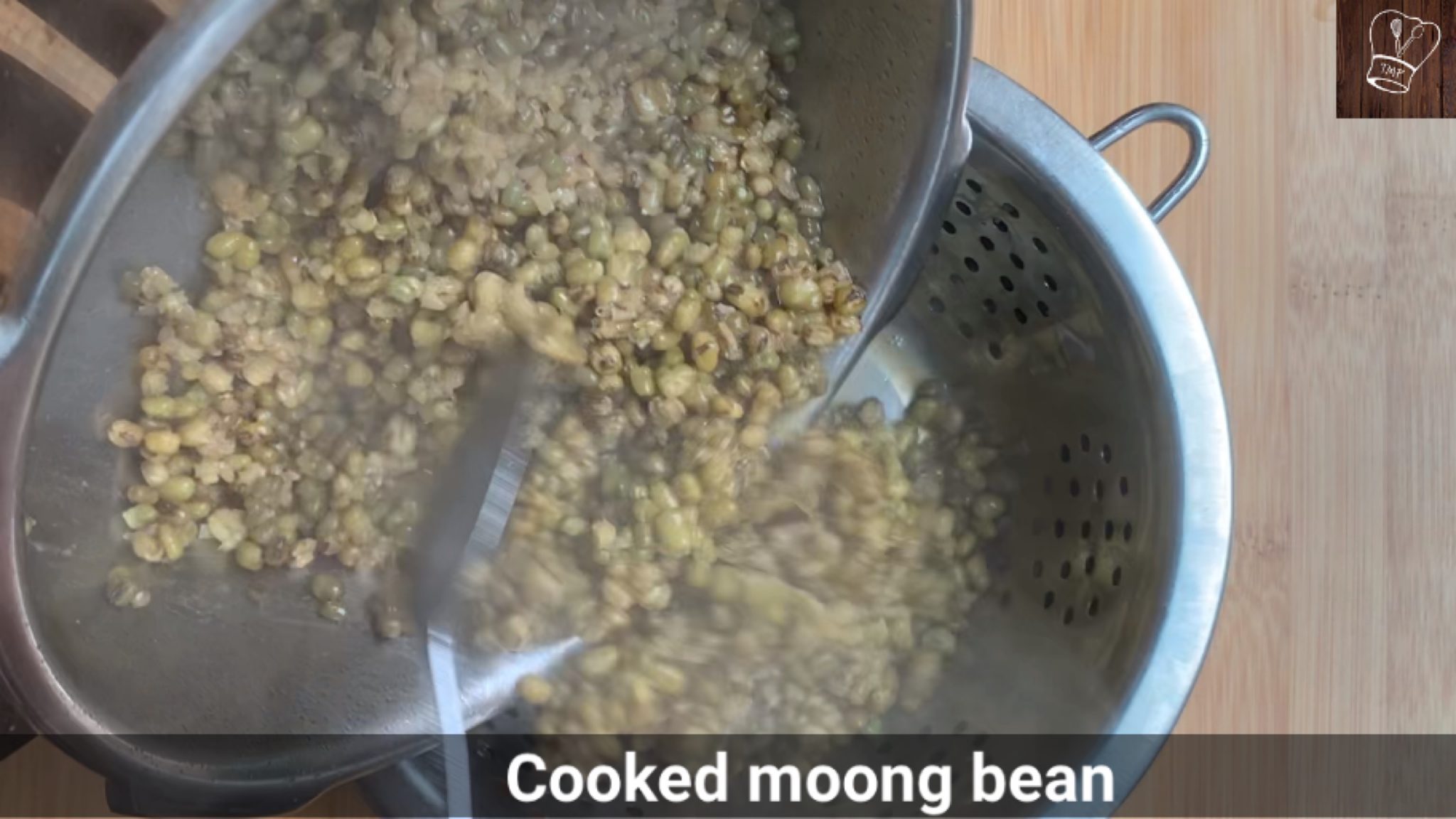 Pachai Payaru Vella Sundal | Green gram sweet sundal - Traditionally ...