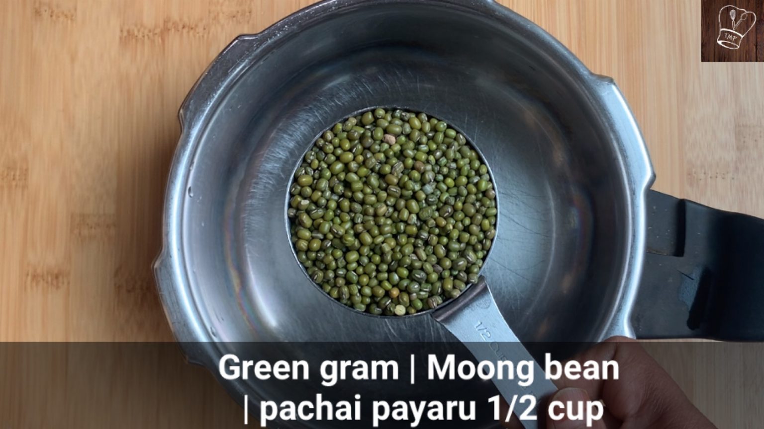 Pachai Payaru Vella Sundal | Green gram sweet sundal - Traditionally ...