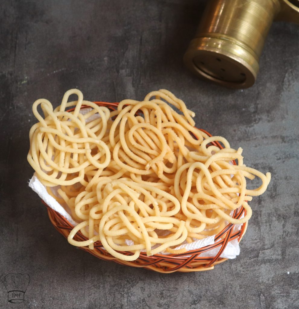 Thenkuzhal murukku | Thengozhal recipe | Traditionally Modern Food