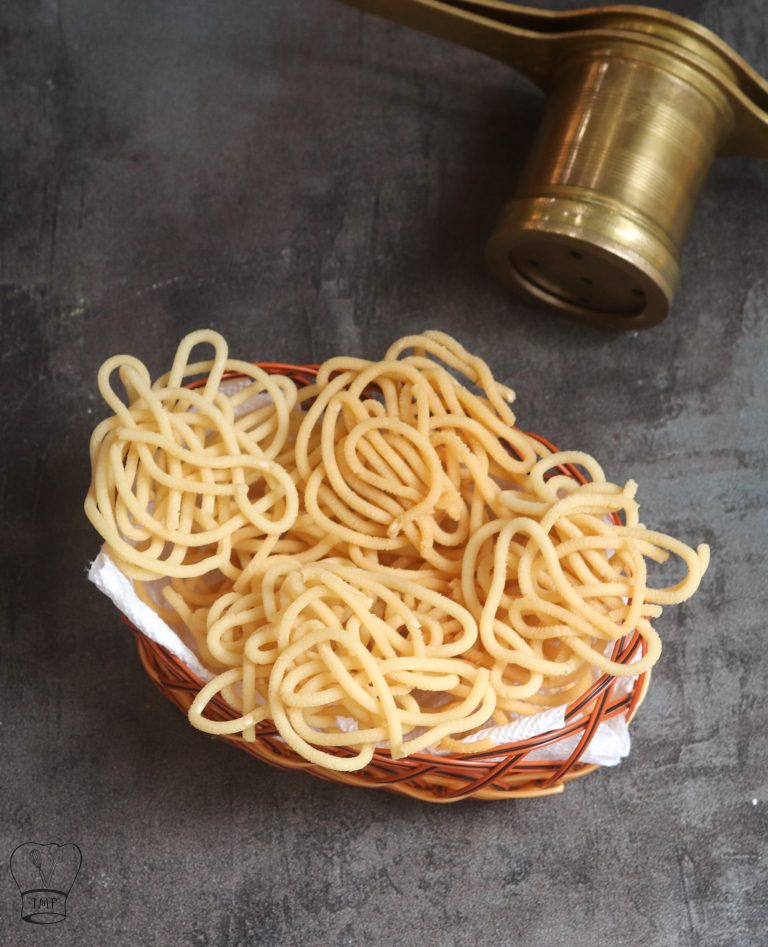 Thenkuzhal murukku | Thengozhal recipe - Traditionally Modern Food