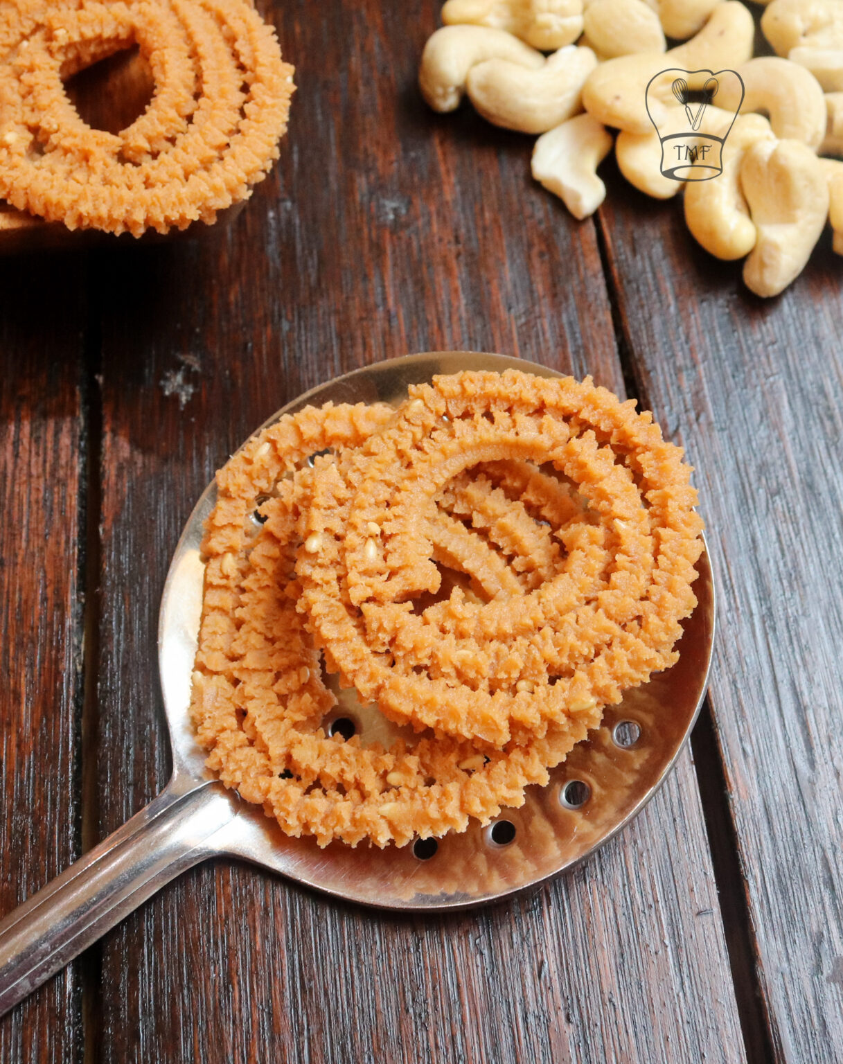 Cashew murukku | Mundhiri murukku - Traditionally Modern Food