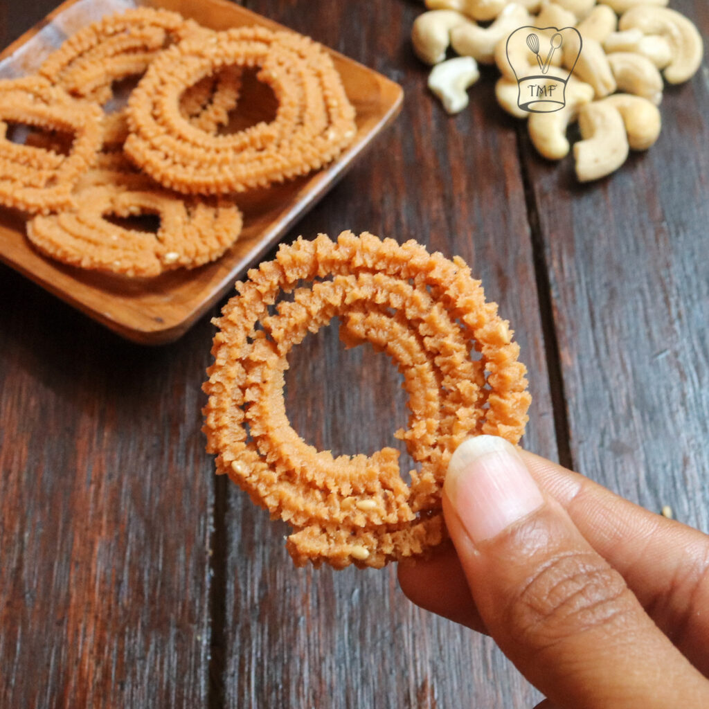 Cashew murukku | Mundhiri murukku - Traditionally Modern Food