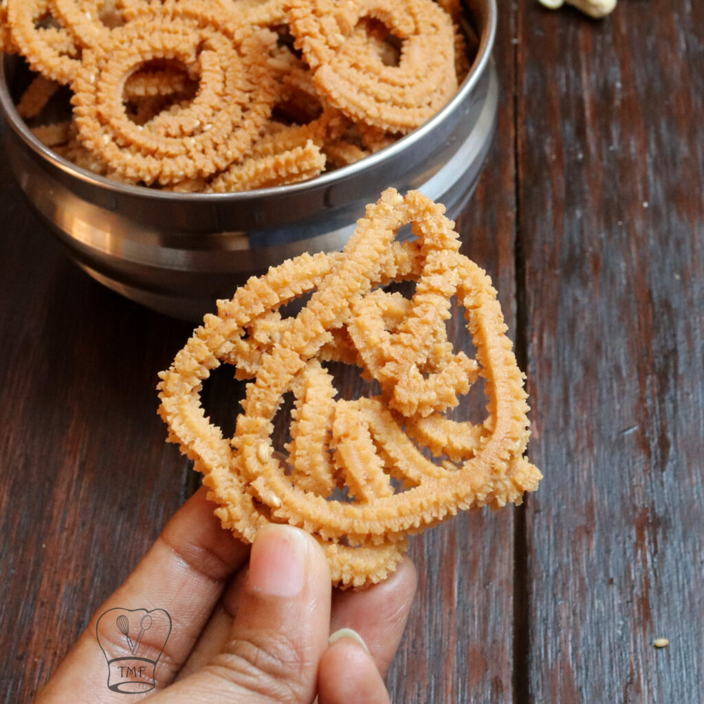 Cashew murukku | Mundhiri murukku - Traditionally Modern Food