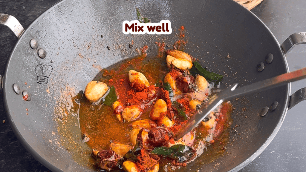 Andhra style Tomato garlic pickle | Thakkali poondu thokku ...