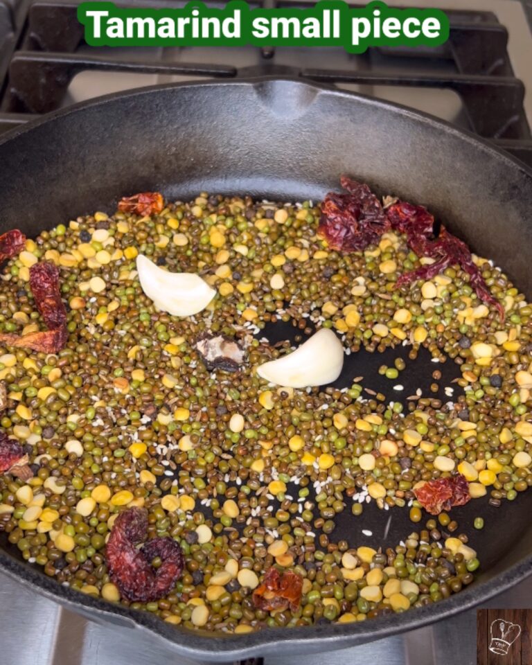 Pachai payaru paruppu podi | Green gram idli podi - Traditionally ...