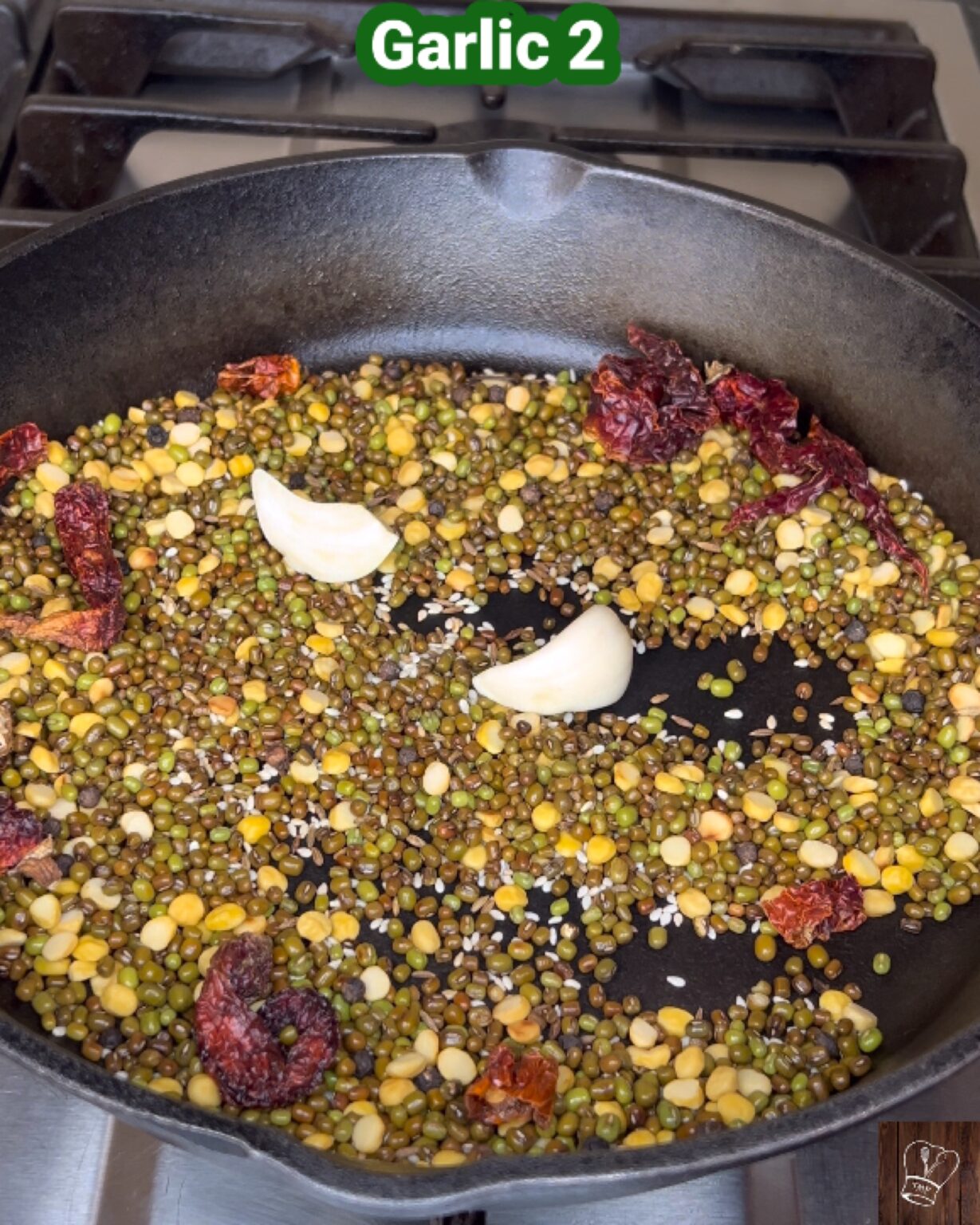 Pachai payaru paruppu podi | Green gram idli podi - Traditionally ...