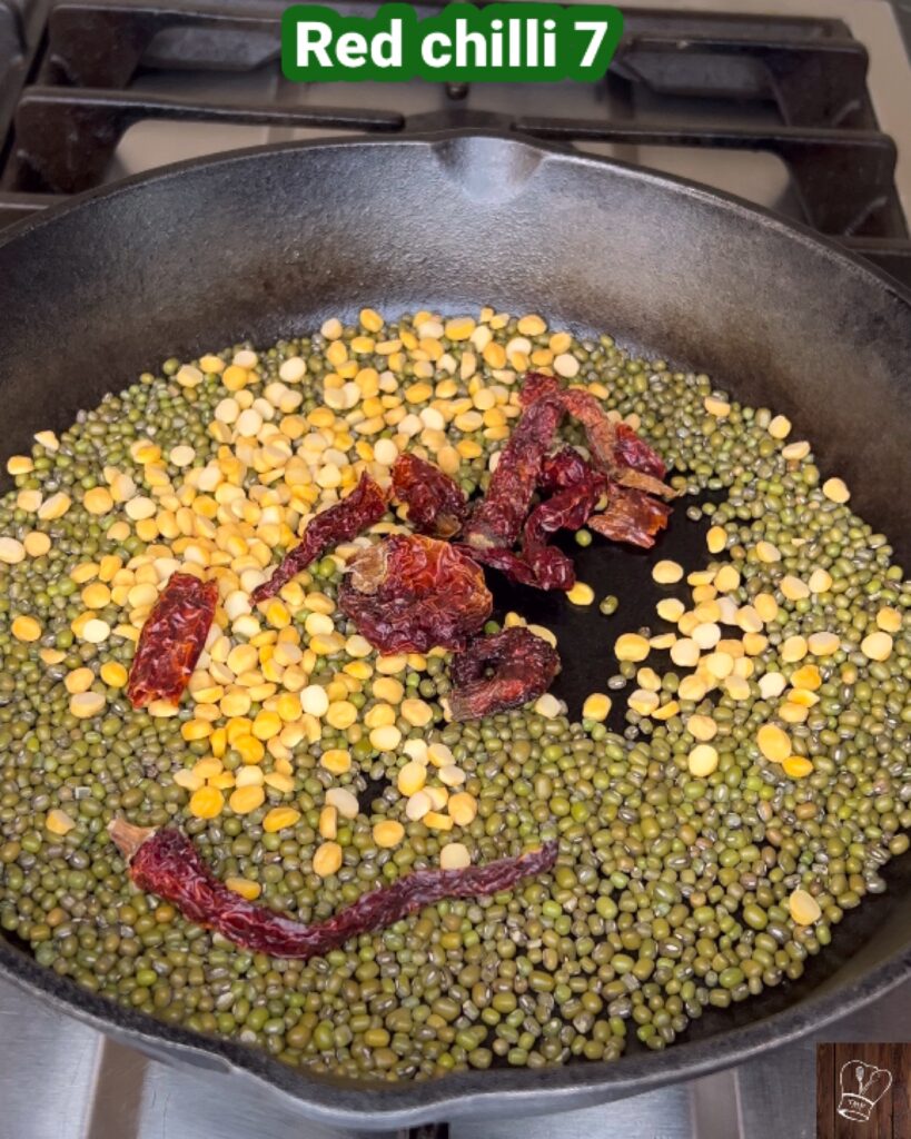 Pachai payaru paruppu podi | Green gram idli podi - Traditionally ...