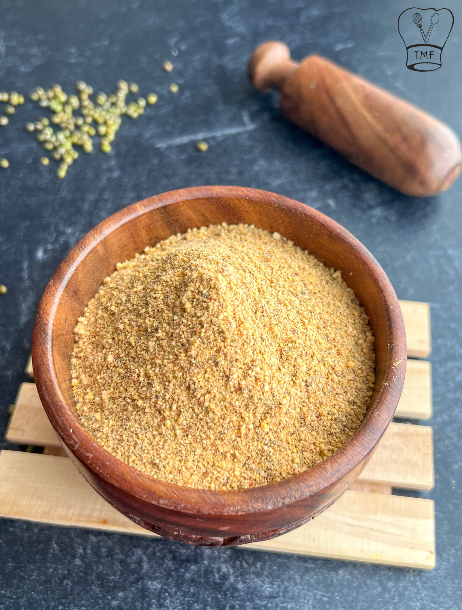 Pachai payaru paruppu podi | Green gram idli podi - Traditionally ...