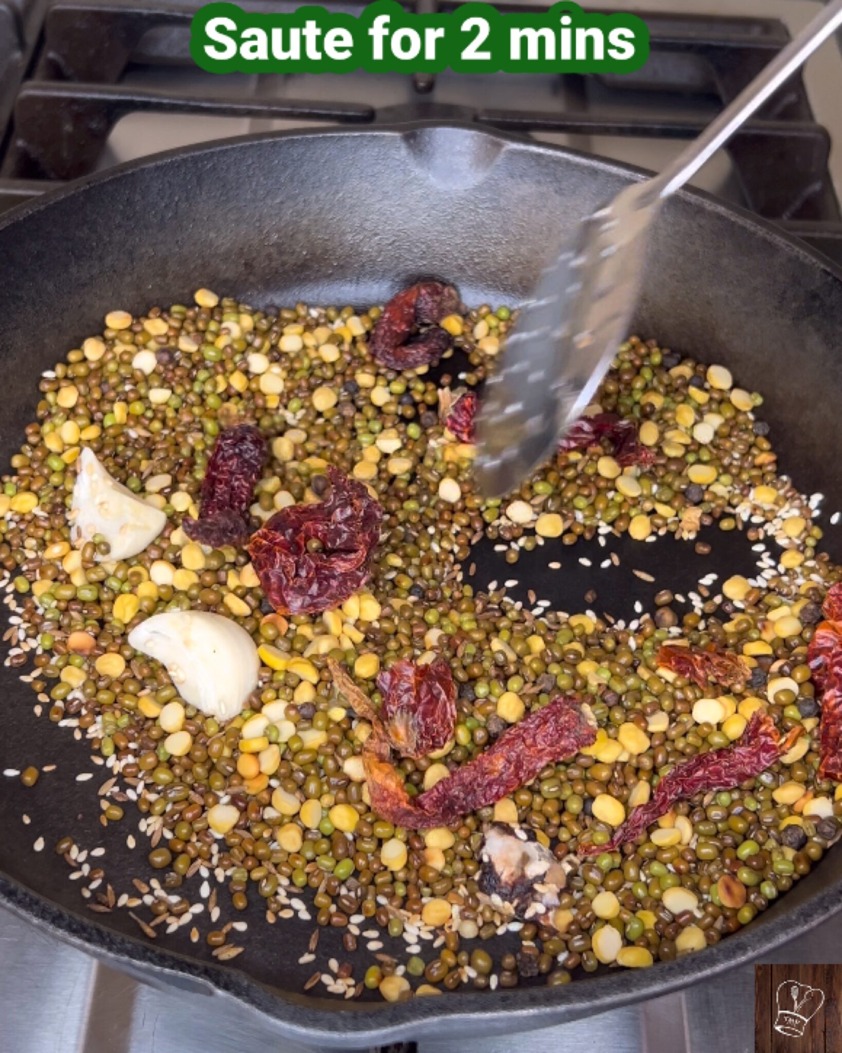 Pachai payaru paruppu podi | Green gram idli podi - Traditionally ...