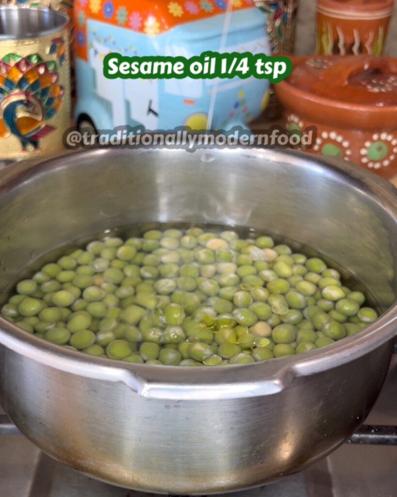 Pachai Pattani Sundal | green peas Sundal - Traditionally Modern Food