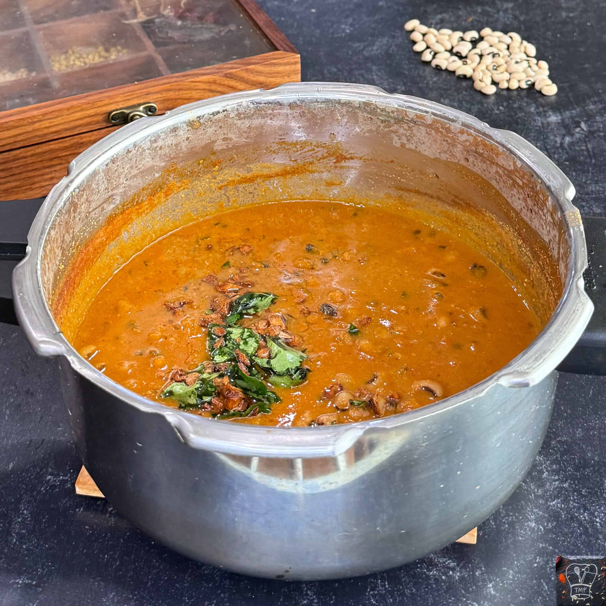 Konkani Style Black-Eyed Peas Gravy | Alsande Randai - Traditionally ...